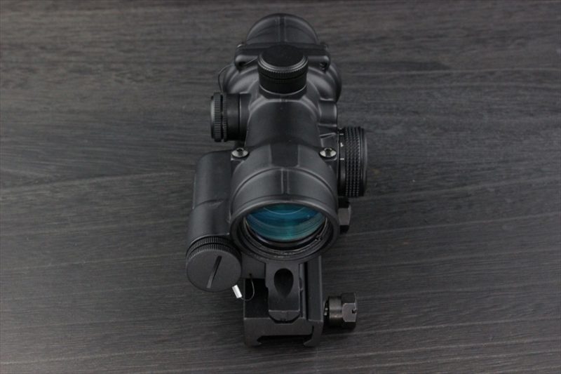 OPTICS TRIJICON ACOG Chevron 4倍スコープ