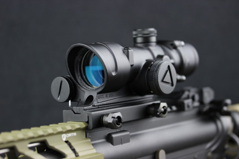 OPTICS TRIJICON ACOG Chevron 4倍スコープ