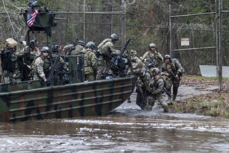 SWCC：SEALsをサポートする最強ボートクルー